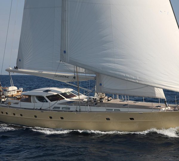 Yacht Wally Tiketitan 88, Mediterranean luxury crewed sailing yacht ...